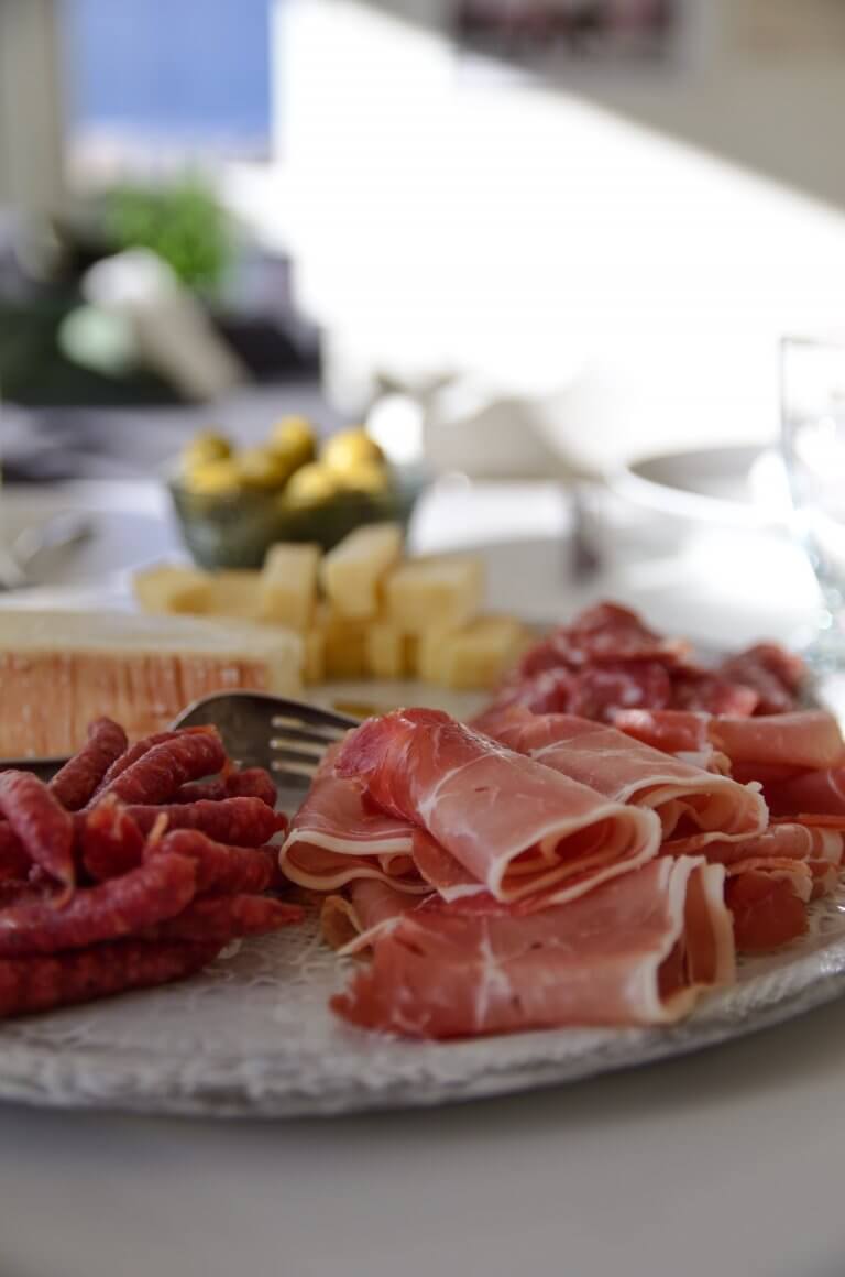 6 Best Ham substitutes - Superb Salt
