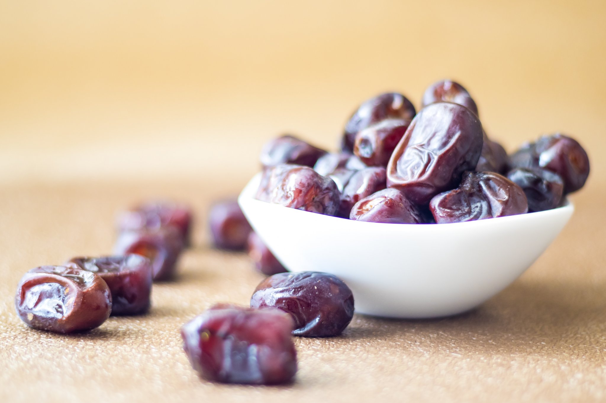 8 Best Substitutes for Dates: Make it a Date - Superb Salt